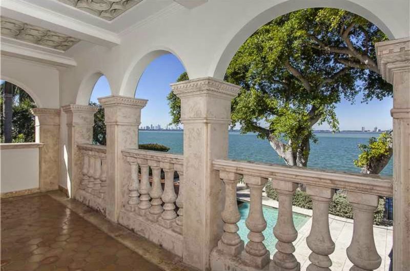 waterfront-miami-mansion - The Glam Pad