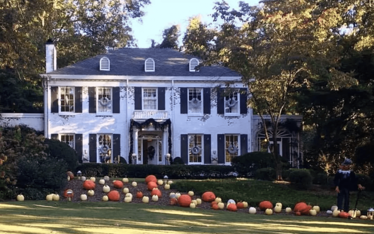 80 Elegant Ways to Decorate for Fall - The Glam Pad