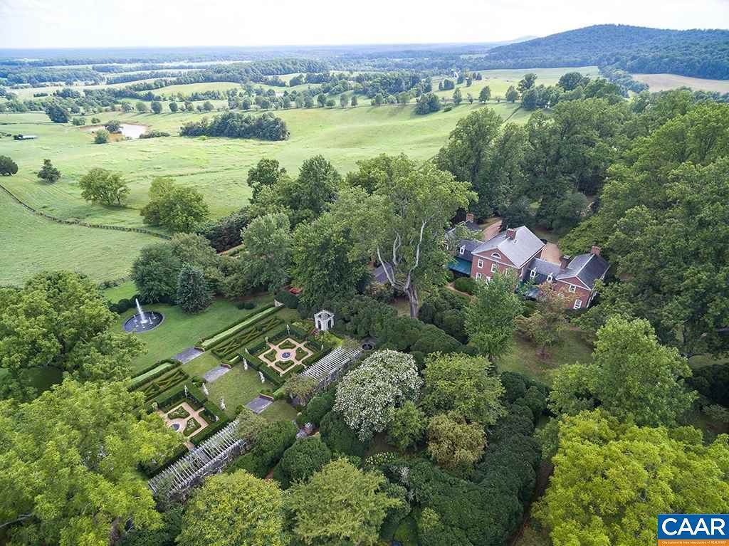 mount-sharon-virginia-blue-ridge-mountains-views - The Glam Pad