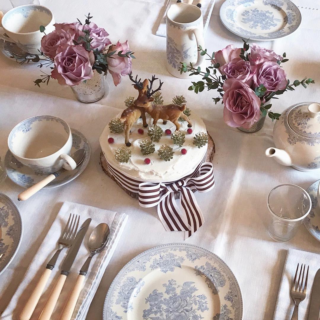alice-naylor-leyland-burleigh-pheasants-tablescape-blue-white-christmas ...