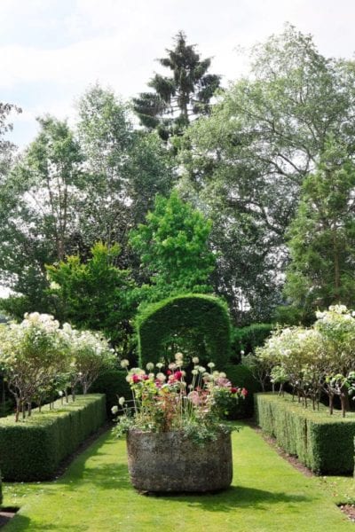 An Elegant Home and Garden in England - The Glam Pad