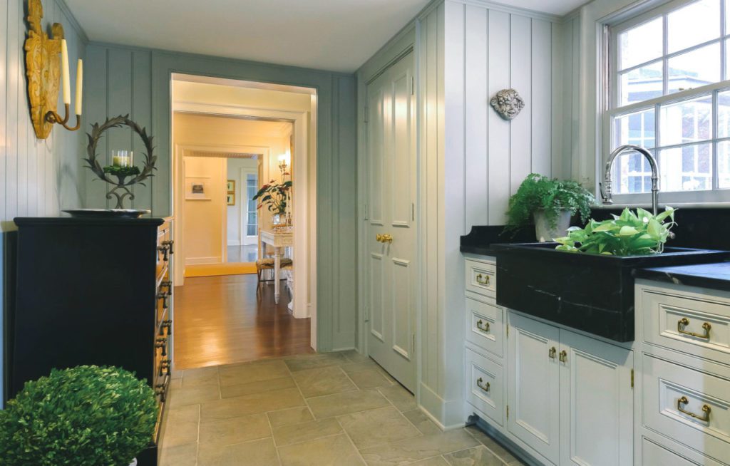 A Traditional yet Quirky Old Home in Virginia - The Glam Pad