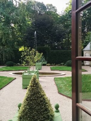 In the Garden with Bettie Bearden Pardee - The Glam Pad