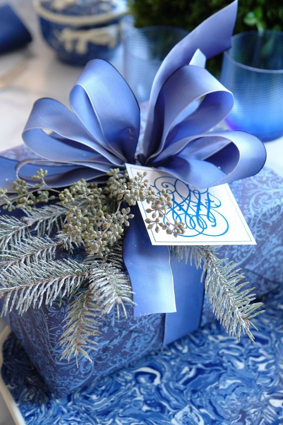 carolyne-roehm-christmas-present-gift-wrap-blue-silver - The Glam Pad