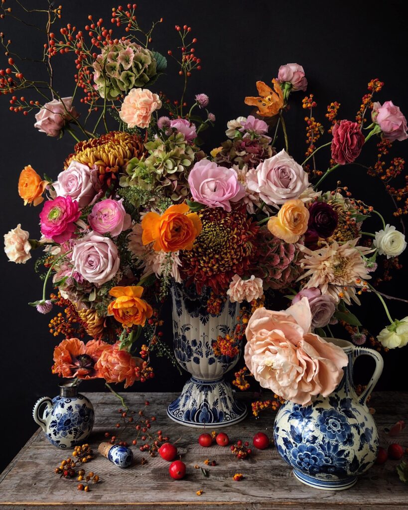 natasja-sadi-delft-ware-flower-arrangements-cake-amsterdam - The Glam Pad