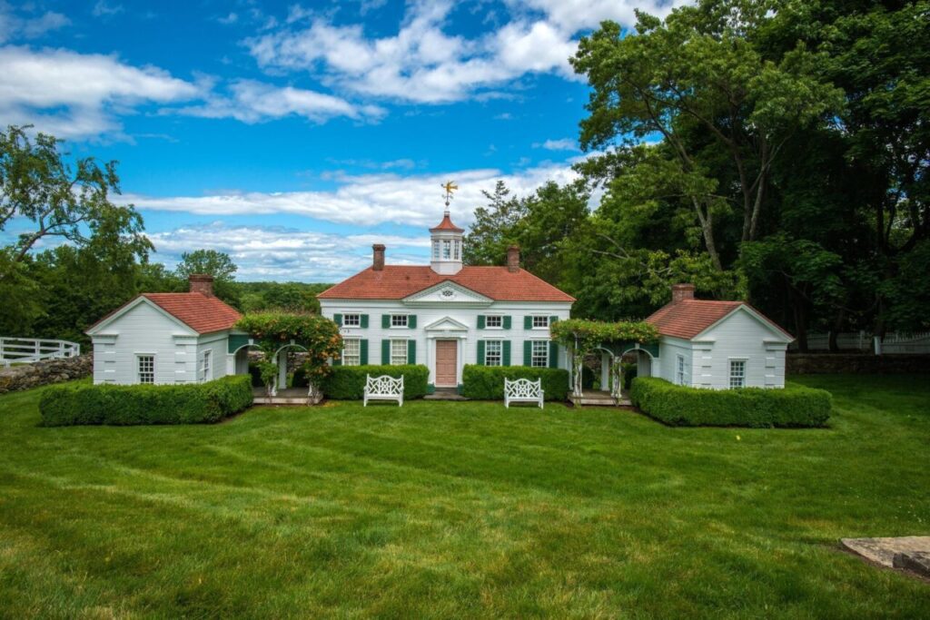 Susie Hilfiger's 18th Century Connecticut Farm for Sale - The Glam Pad