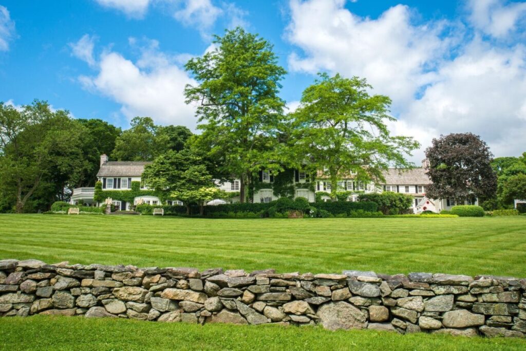 Susie Hilfiger's 18th Century Connecticut Farm for Sale - The Glam Pad