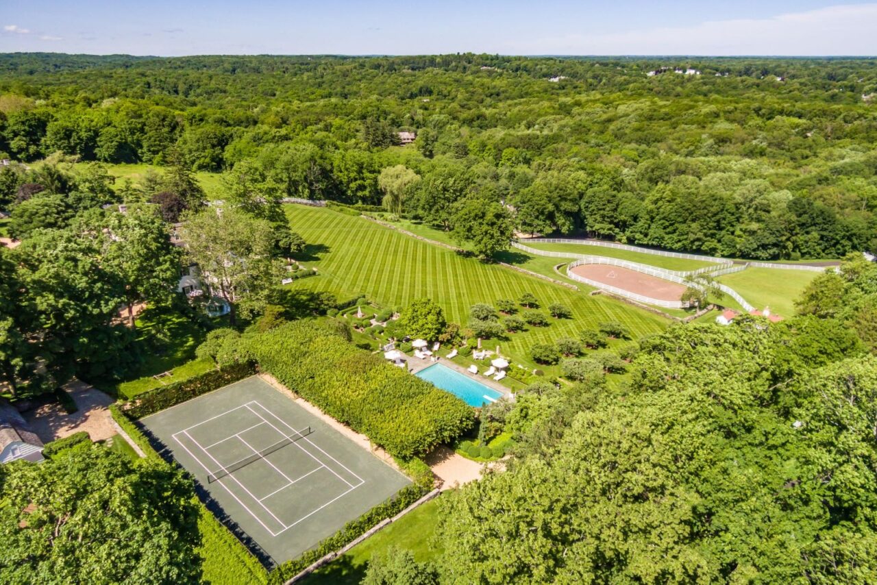 Susie Hilfiger's 18th Century Connecticut Farm for Sale - The Glam Pad