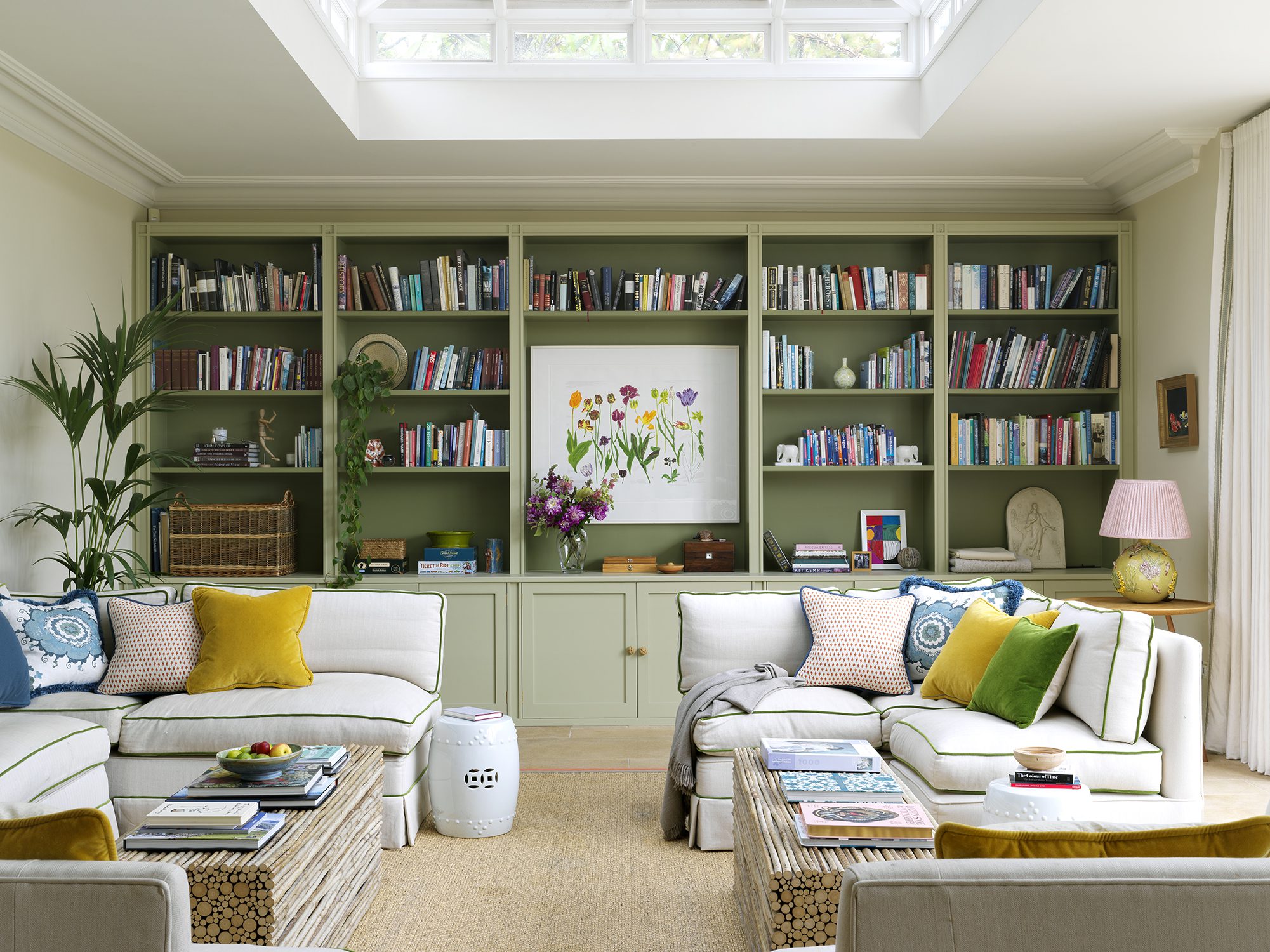 salvensen-graham-the-glam-pad-family-room-bookshelf - The Glam Pad