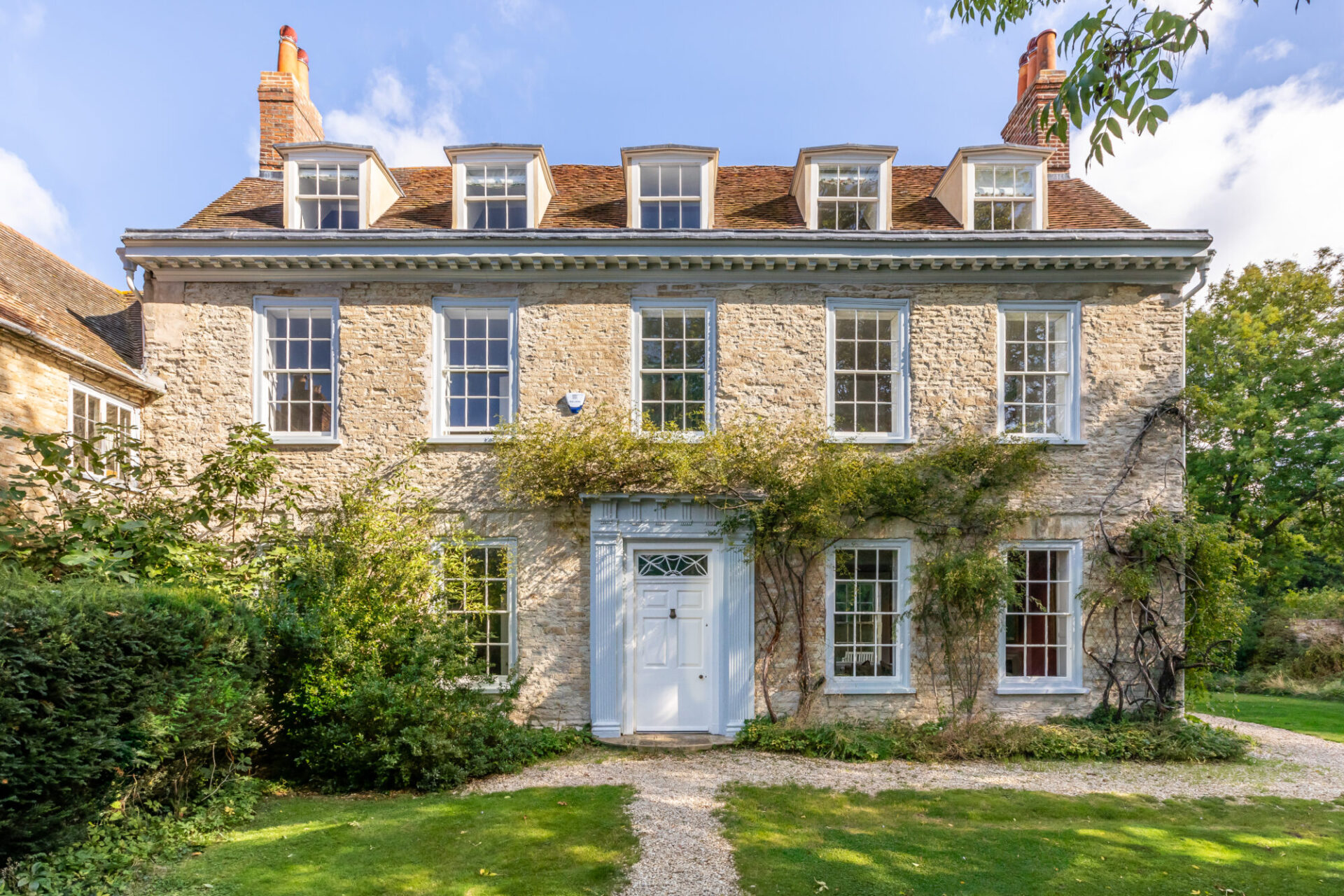 Samantha Todhunter’s 18th Century Oxfordshire Home - The Glam Pad