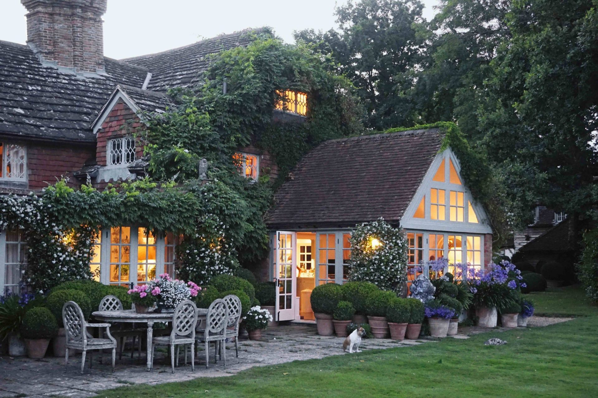 An Entertaining Life: Designing Town and Country - The Glam Pad