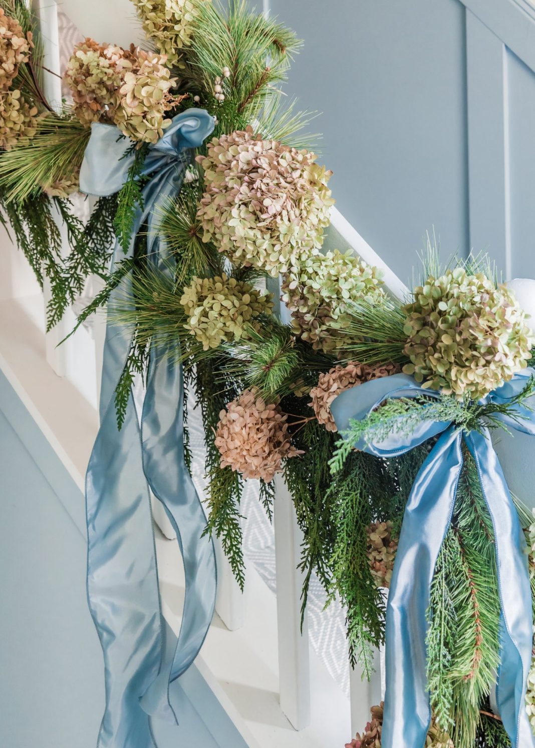 Laura Solensky's Traditional Christmas with a Twist - The Glam Pad