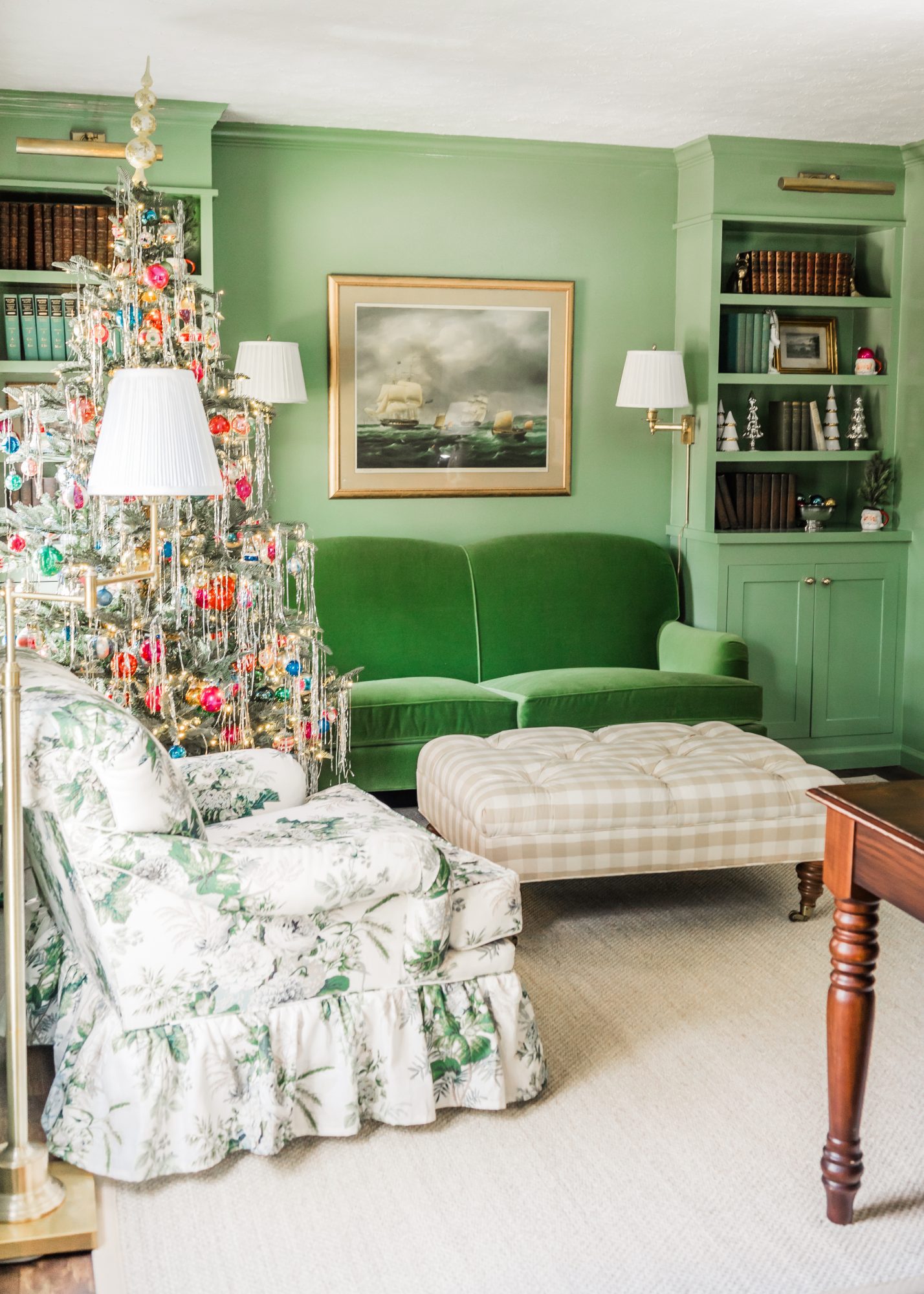 Laura Solensky's Traditional Christmas with a Twist - The Glam Pad