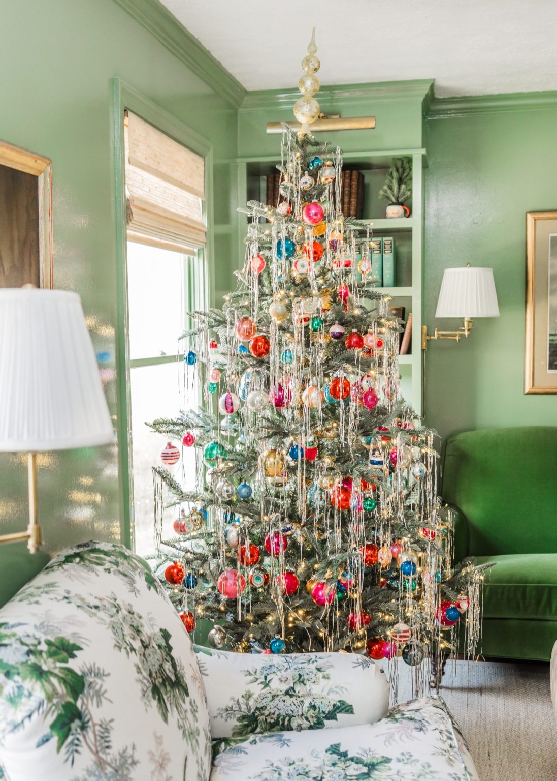 Laura Solensky's Traditional Christmas with a Twist - The Glam Pad