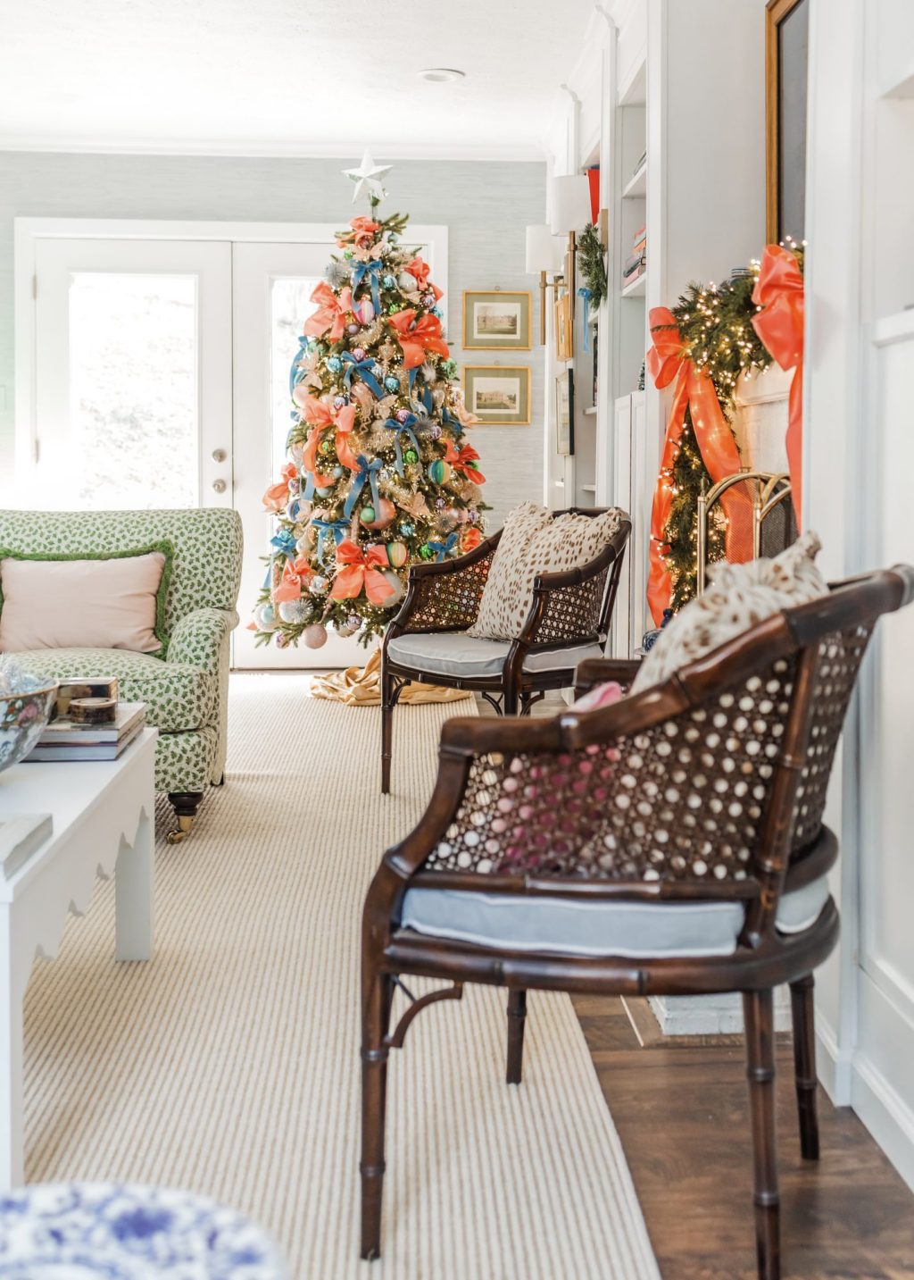 Laura Solensky's Traditional Christmas with a Twist - The Glam Pad