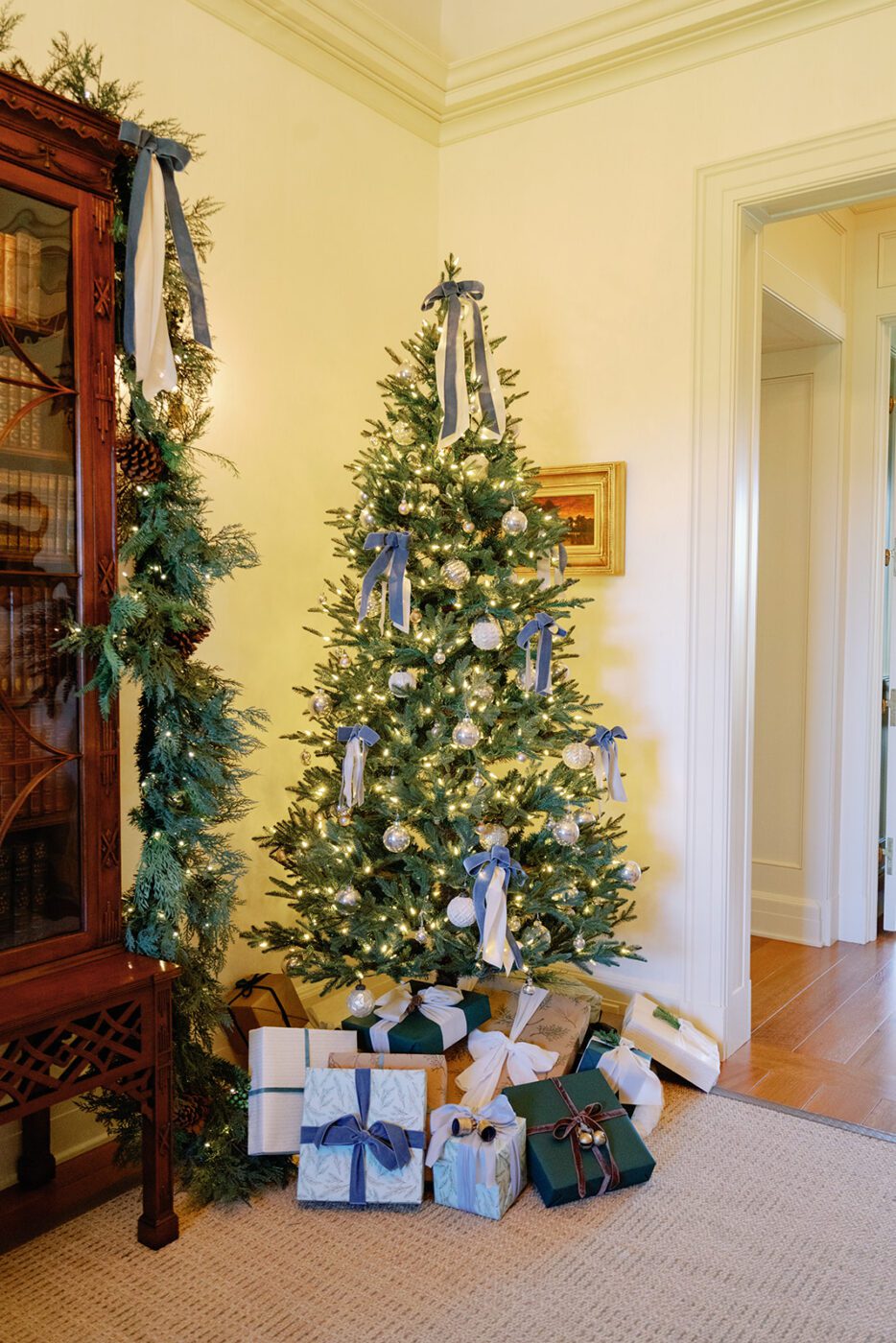 Classic Christmas Moments with Beth Helmstetter - The Glam Pad