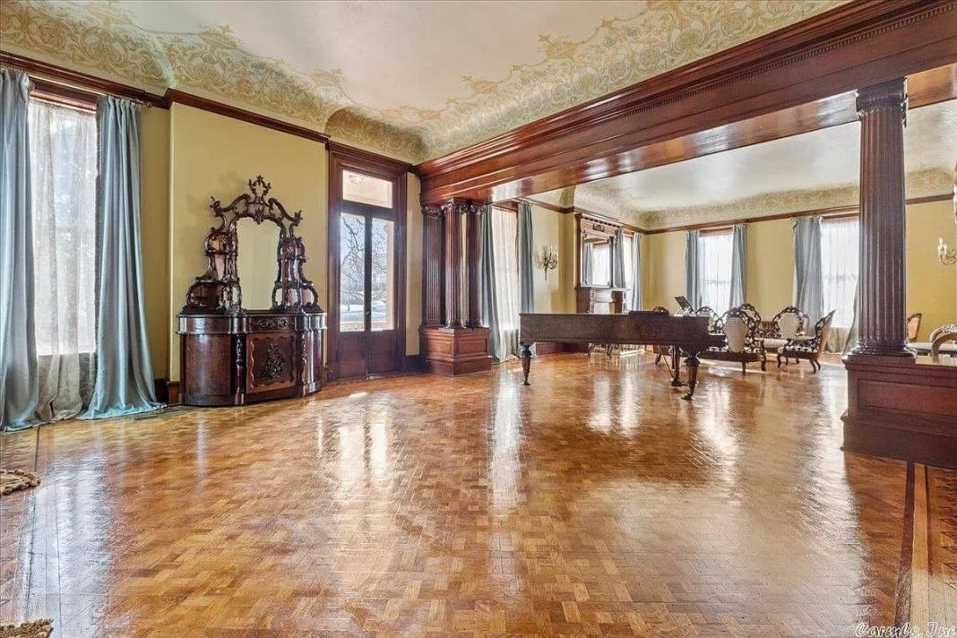 Real Estate Round Up: A Turn of The Century Gem, Turville Grange, and ...