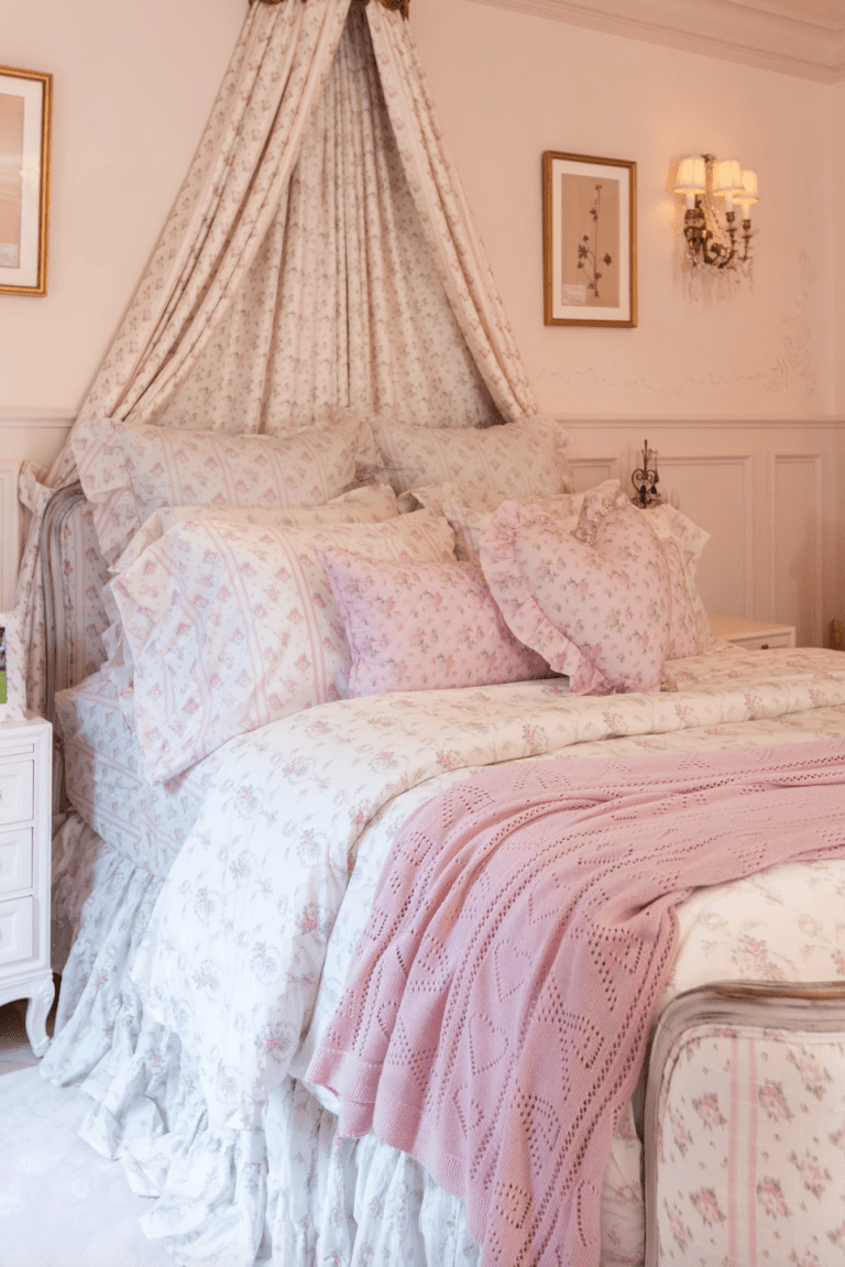 Coquette Core: The Feminine Allure of a Charming Trend - The Glam Pad