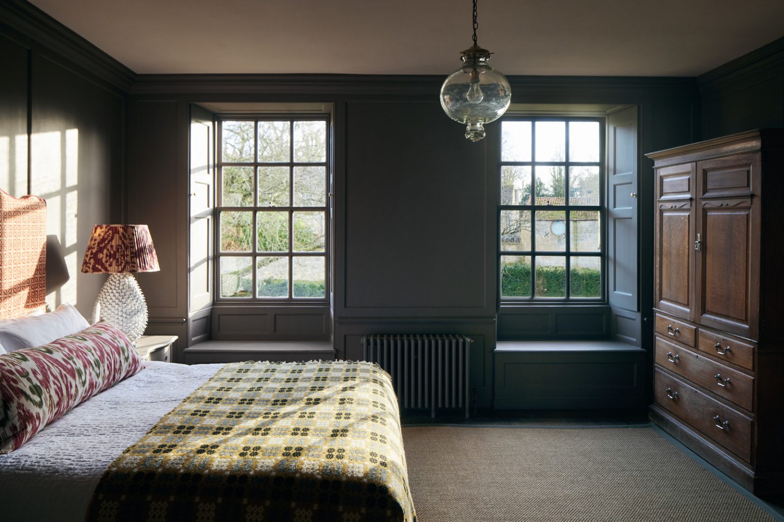 On The Market: 17th Century Newton House - The Glam Pad