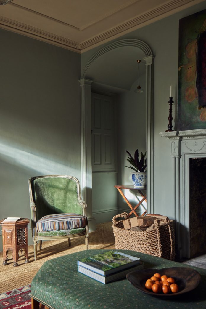 On The Market: 17th Century Newton House - The Glam Pad