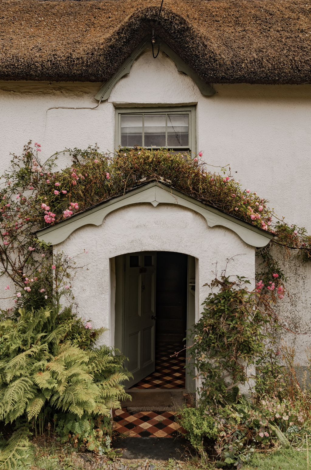Casa Branca for Nine Fair Backgammon, a Devon Thatched Cottage, and ...