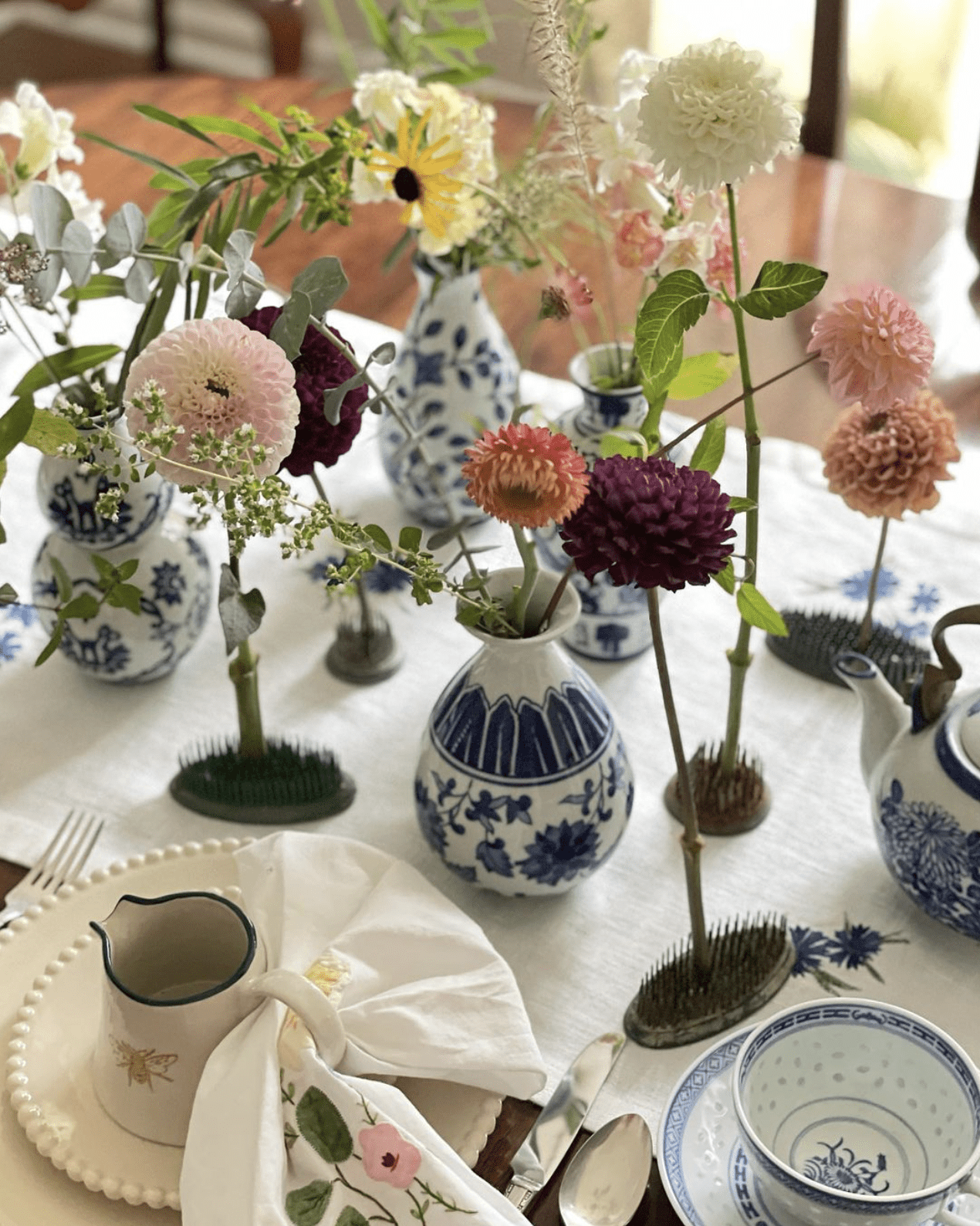 cape-cod-cottage-charming-sea-captins-sea-grandma-chic-the-glam-pad-11 ...