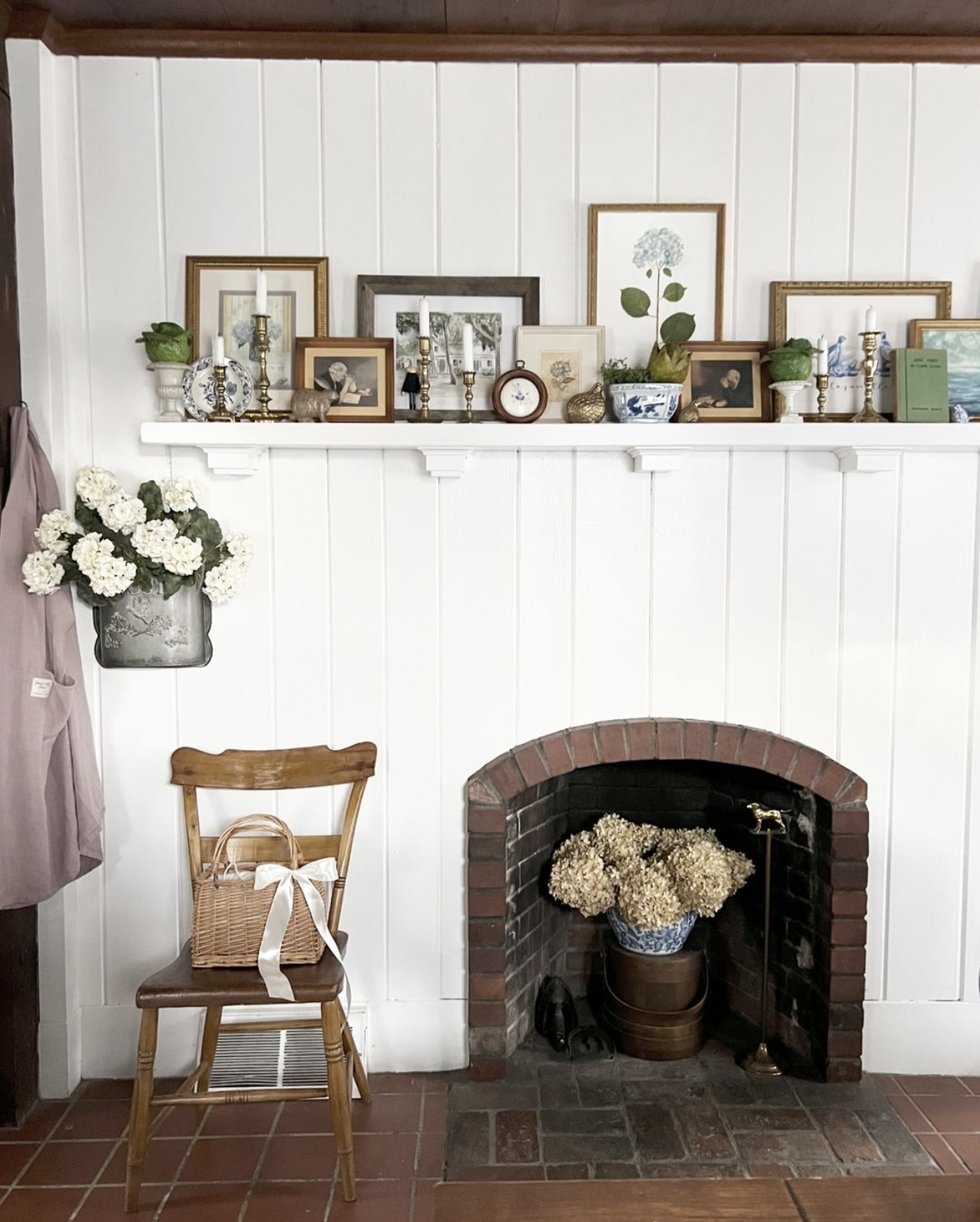 cape-cod-cottage-charming-sea-captins-sea-grandma-chic-the-glam-pad ...