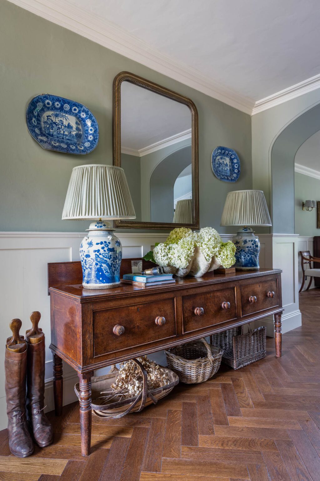 A Stately Manor House in Gloucestershire by Sean Symington - The Glam Pad