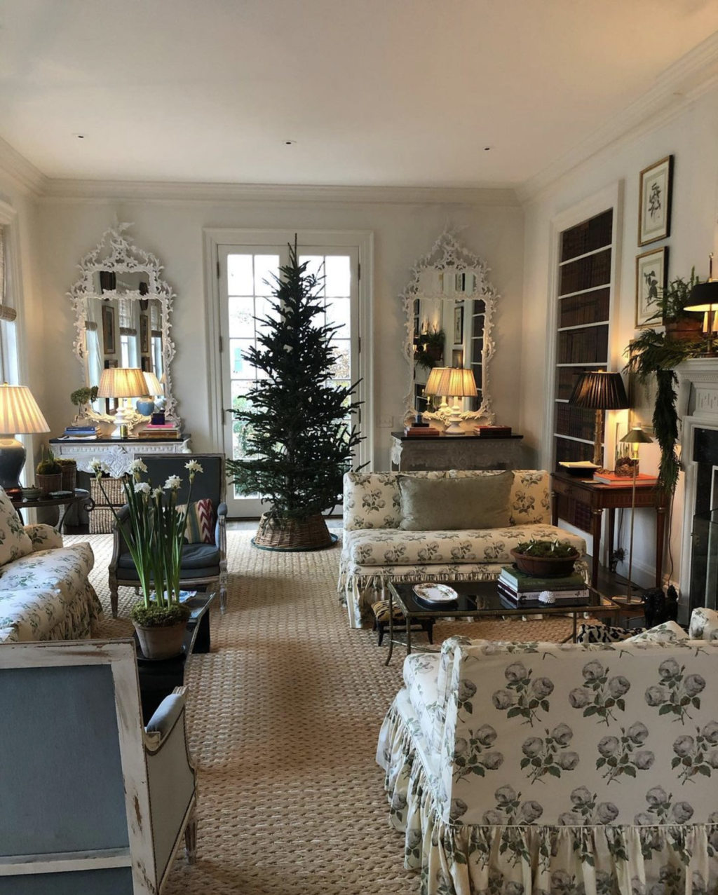 Caroline Gidiere's Elegant Alabama Christmas - The Glam Pad