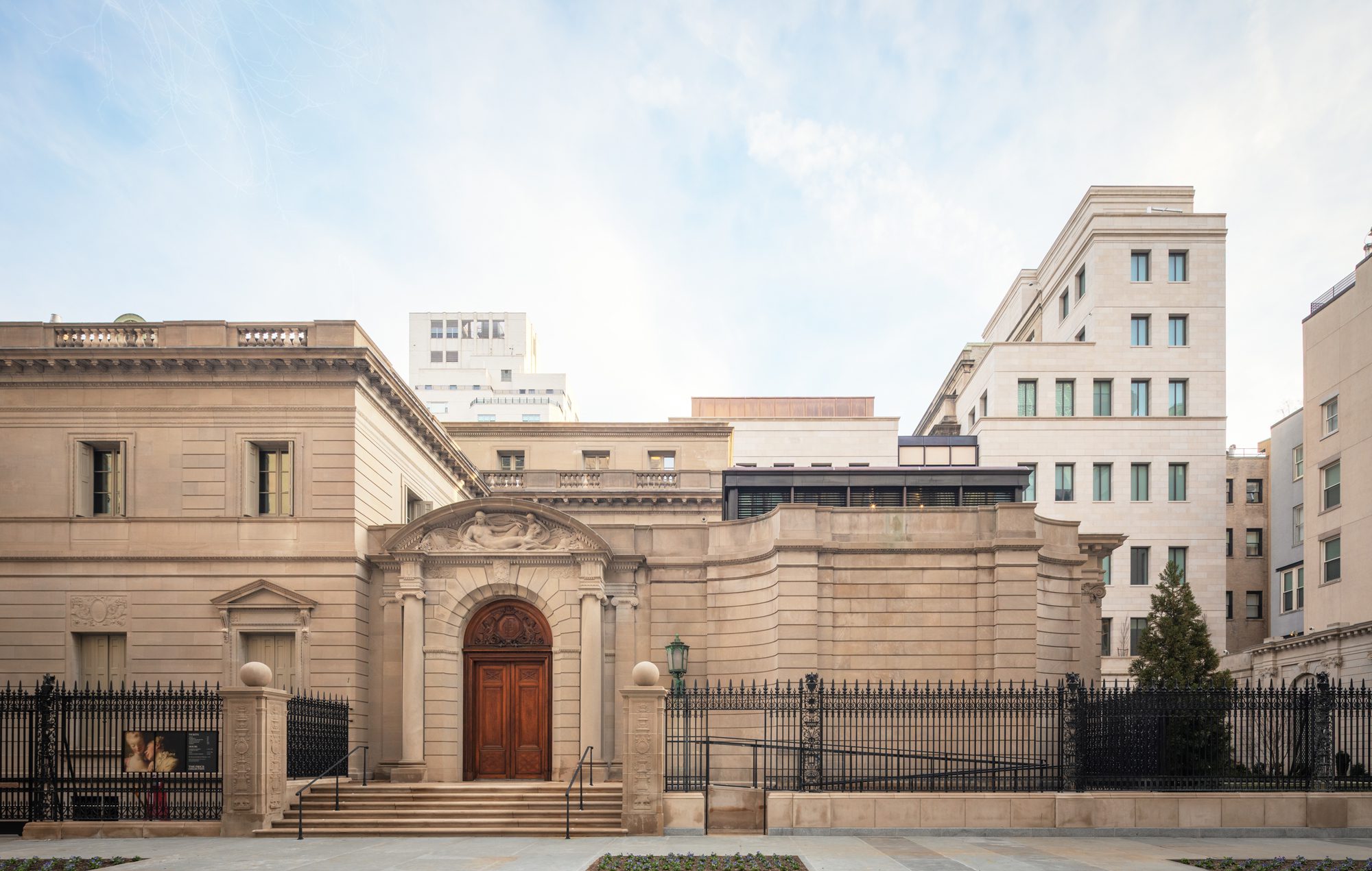 3 - 70th Street Entrance - The Glam Pad