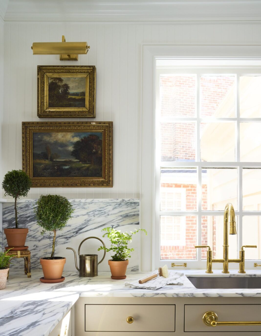 At Home with Designer Ashley Hanley - The Glam Pad