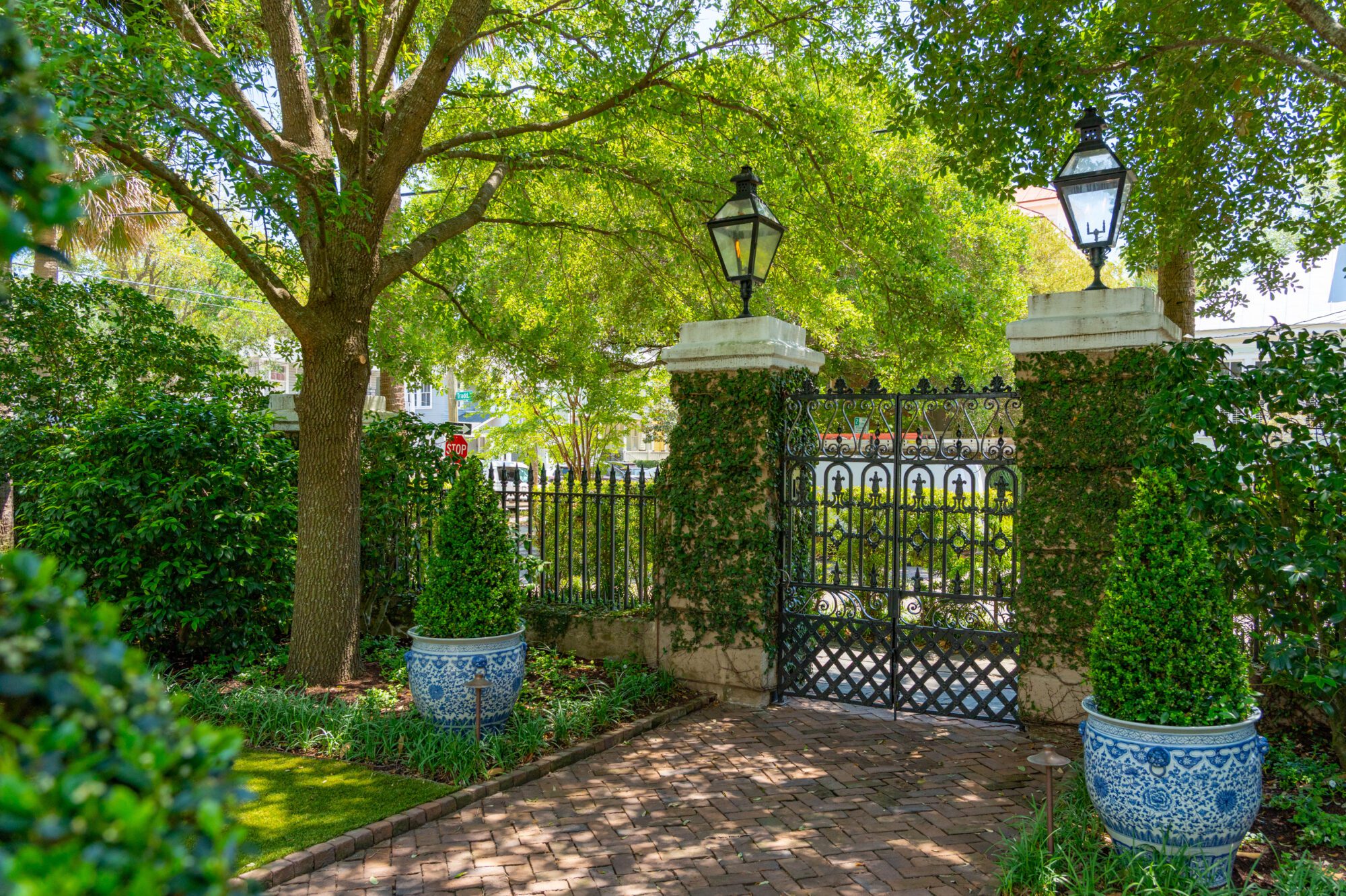 Step Inside Carolyne Roehm's Exquisite Charleston Home - The Glam Pad