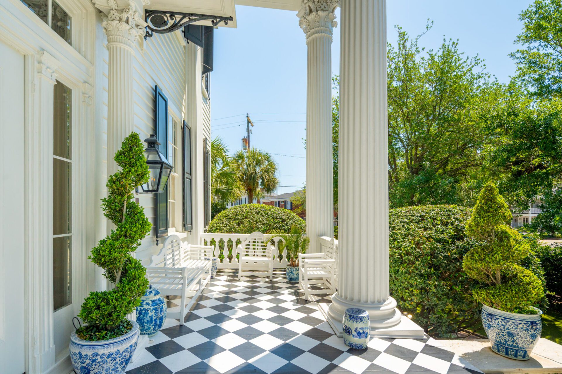 Step Inside Carolyne Roehm's Exquisite Charleston Home - The Glam Pad