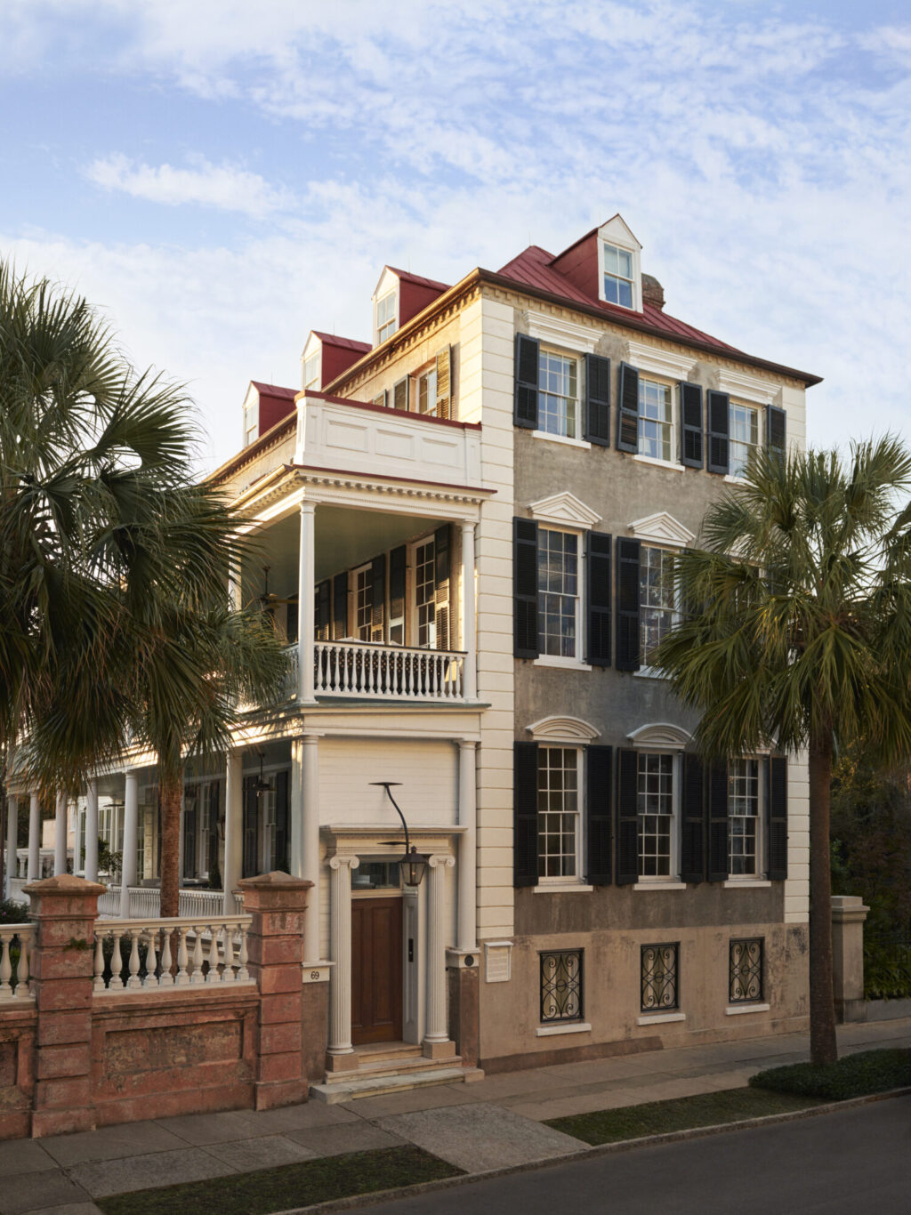 A Timelessly Refreshed Historic Federal in Charleston - The Glam Pad